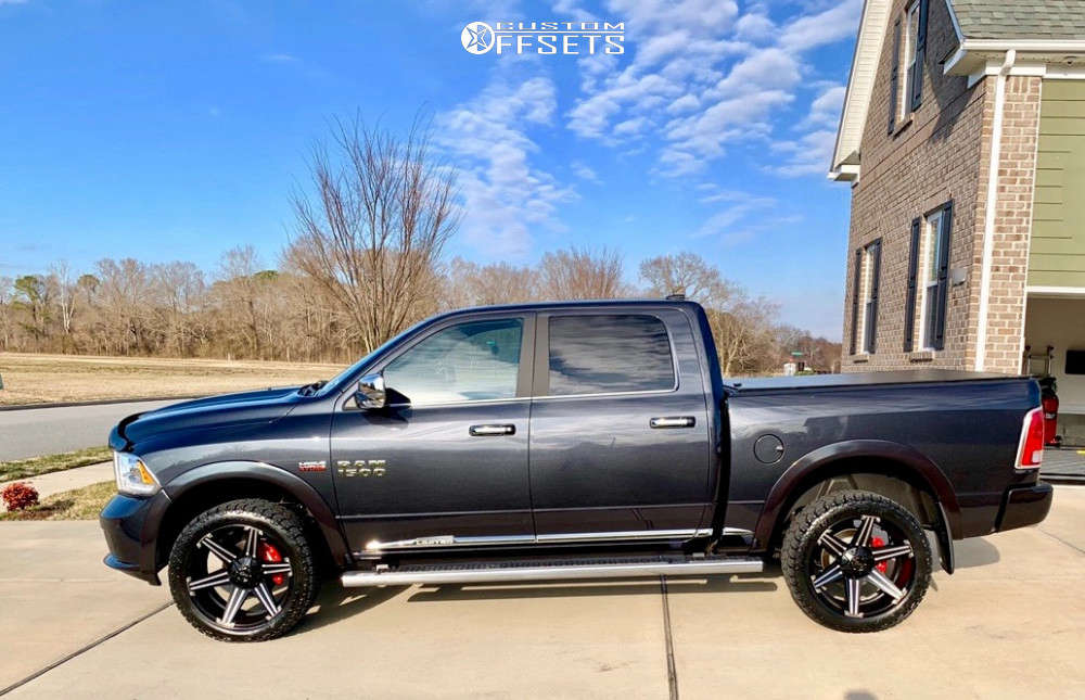 2017 Ram 1500 with 22x10 -25 Tuff T12 and 35/12.5R22 Toyo Tires Open ...