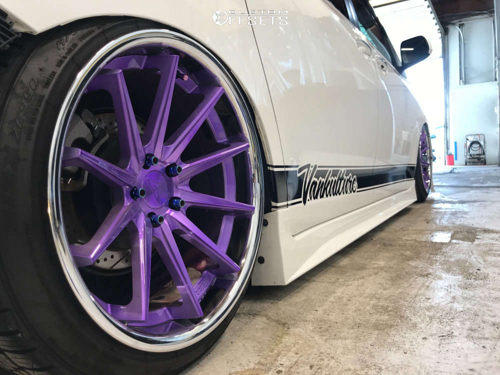 2015 Toyota Sienna with 20x10.5 28 Ferrada FR4 and 245/40R20 Falken ...