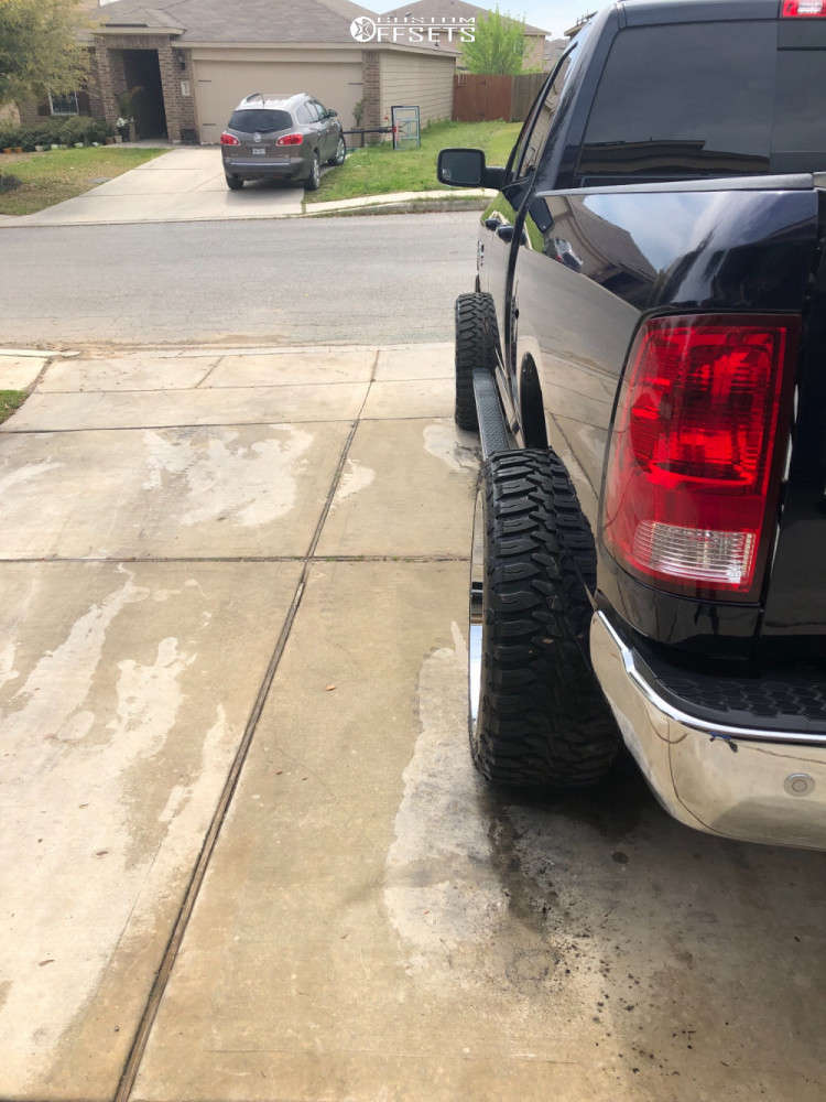 2018 Ram 2500 with 24x12 -44 RBP 87r and 35/12.5R24 Haida Mud Champ and ...