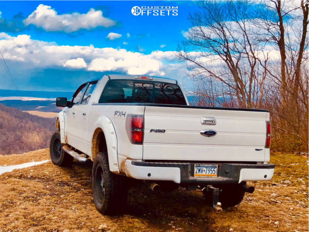 2013 Ford F-150 with 20x9 Pro Comp Series 32 and 35/12.5R20 Nitto Terra ...