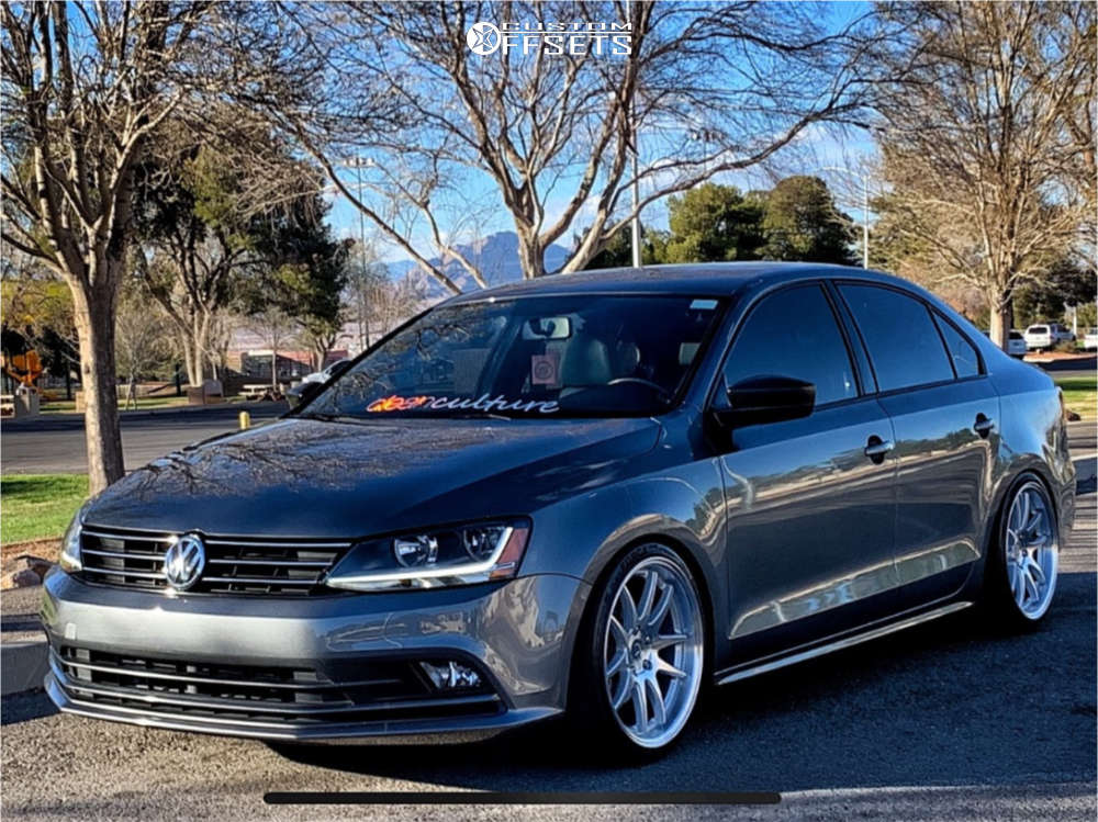 2017 Volkswagen Jetta with 18x8.5 35 Aodhan DS02 and 215/40R18 Atlas ...