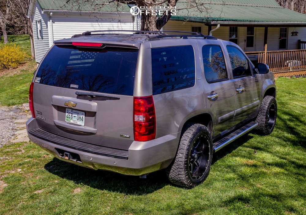 2007 Chevrolet Tahoe with 20x10 -18 Fuel Maverick D538 and 275/55R20 ...