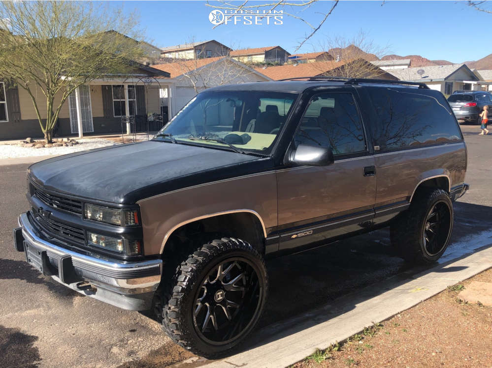 1994 Chevrolet Blazer with 22x12 -44 Hostile Rage and 33/12.5R22 Radar ...