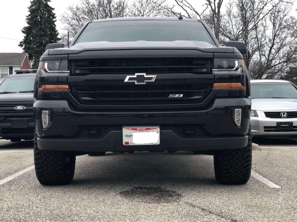 2016 Chevrolet Silverado 1500 with 20x9 0 Helo He900 and 33/12.5R20 ...