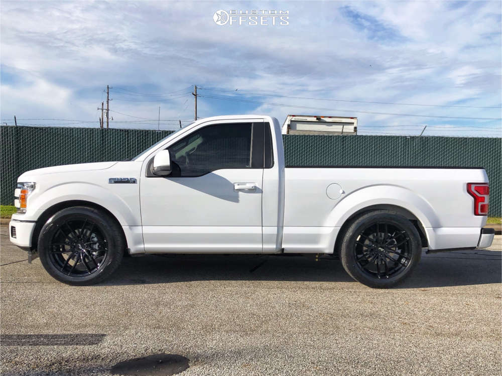 2019 Ford F-150 with 22x9.5 30 Niche Vosso and 285/45R22 Nitto NT420V ...