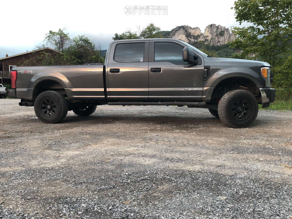2017 Ford F-250 Super Duty with 18x9 -12 Helo He878 and 305/65R18 ...