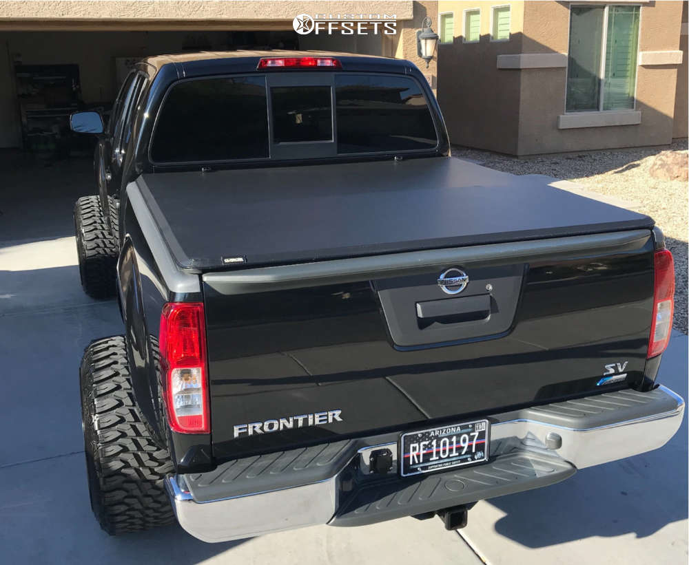 2017 Nissan Frontier with 22x14 -76 Moto Metal Mo402 and 33/12.5R22 ...