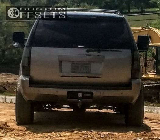 2009 GMC Yukon with 17x9 18 Gear Off-Road 726 and 265/70R17 Goodyear ...