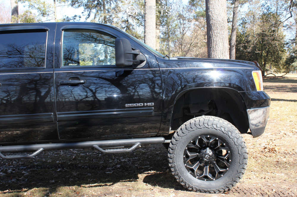 2011 GMC Sierra 2500 HD with 20x10 -18 Fuel Assault and 37/13.5R20 ...