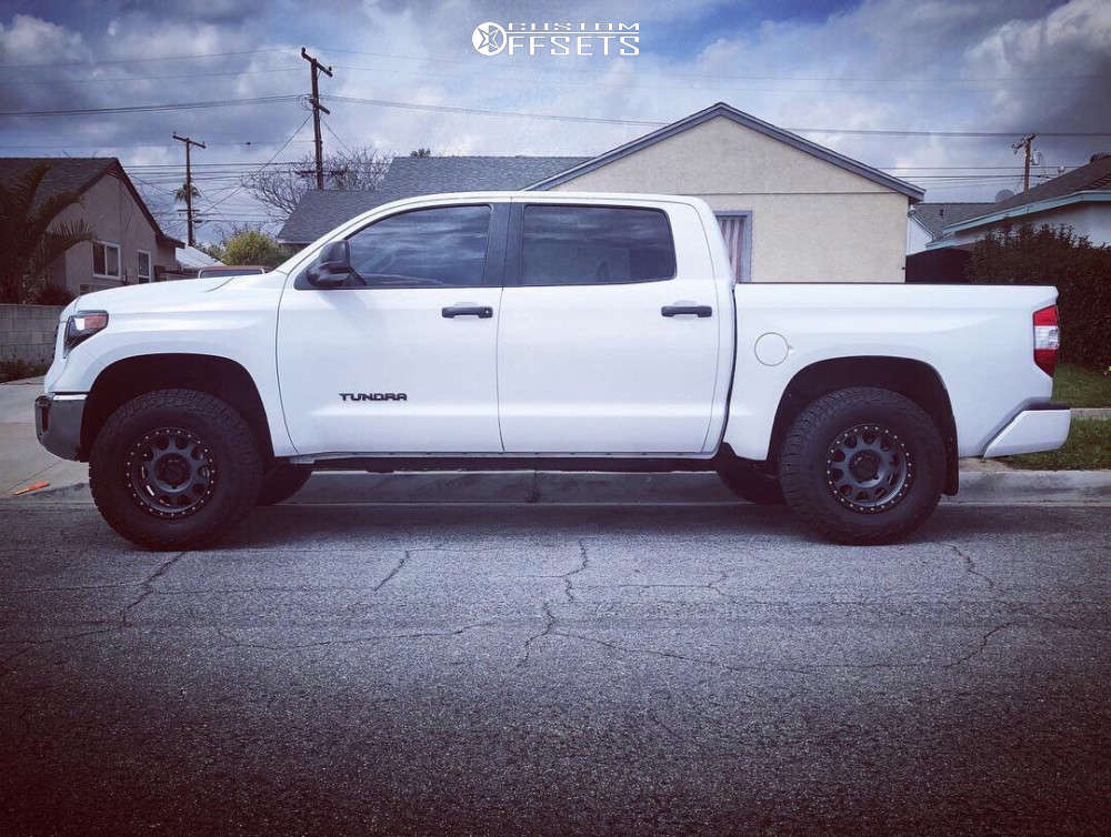 2018 Toyota Tundra with 18x9 18 Method Vex and 295/70R18 Falken ...