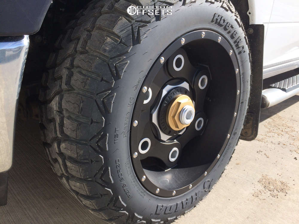2017 Ram 1500 with 20x10 -24 Moto Metal Mo977 and 275/55R20 Haida Hd878 ...