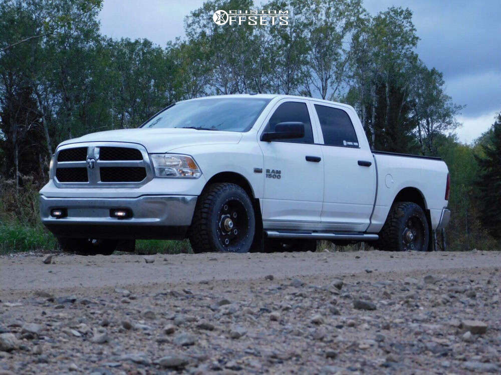 2017 Ram 1500 with 20x10 -24 Moto Metal Mo977 and 275/55R20 Haida Hd878 ...