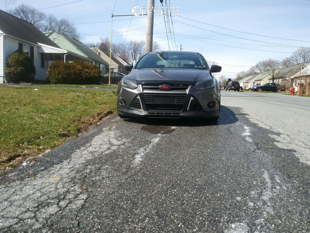 2014 Ford Focus with 16x7.5 40 Konig Oversteer and 205/50R16 Starfire ...