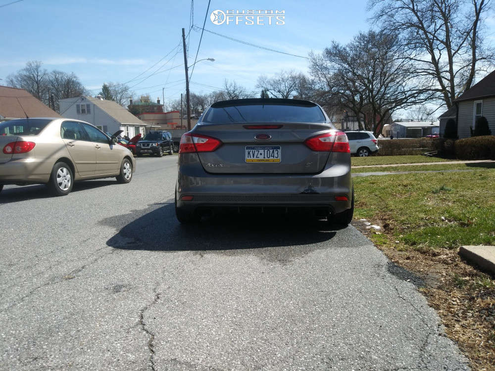 2014 Ford Focus with 16x7.5 40 Konig Oversteer and 205/50R16 Starfire ...