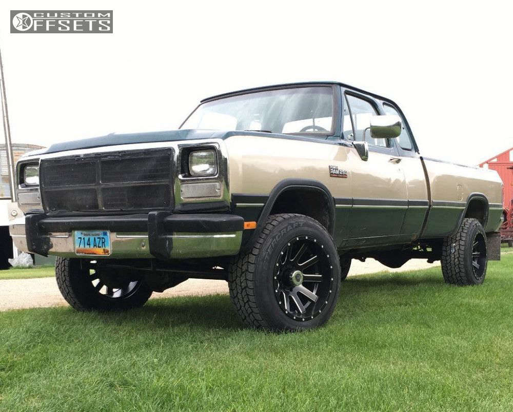 1993 Dodge W250 with 20x12 -44 XD XD818 and 275/60R20 Mastercraft ...