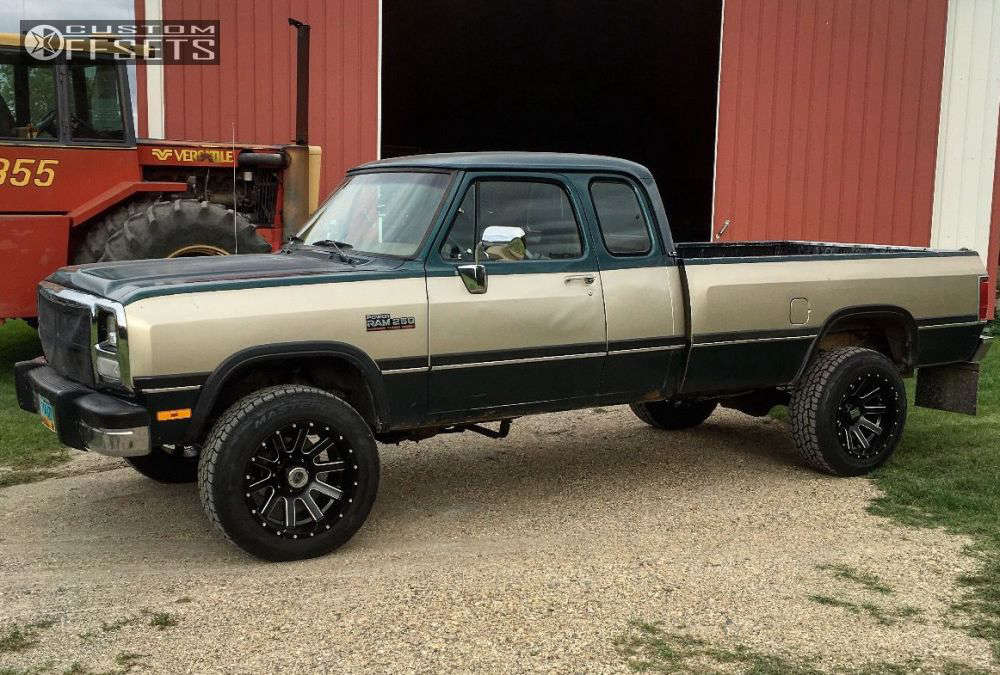 1993 Dodge W250 with 20x12 -44 XD XD818 and 275/60R20 Mastercraft ...