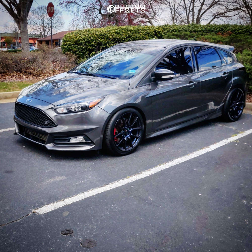 2016 Ford Focus with 18x8.5 40 Option Lab R716 and 235/40R18 General G ...