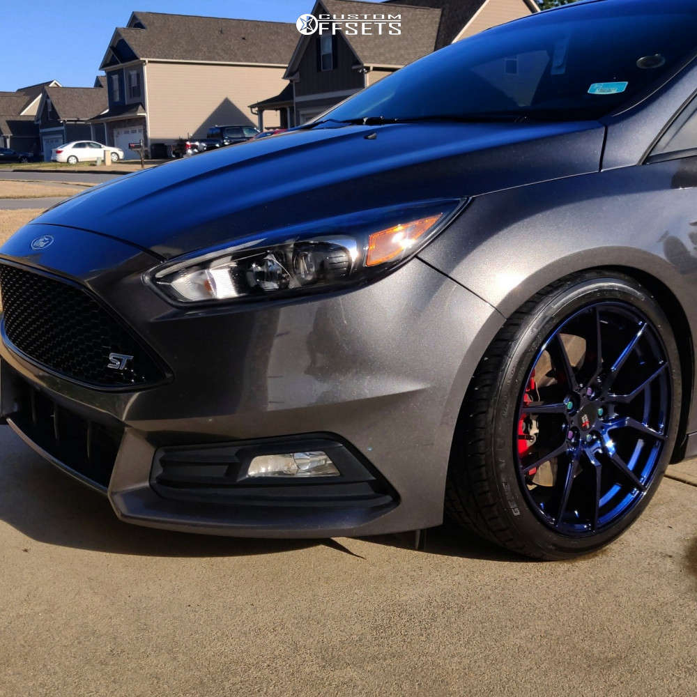 2016 Ford Focus with 18x8.5 40 Option Lab R716 and 235/40R18 General G ...