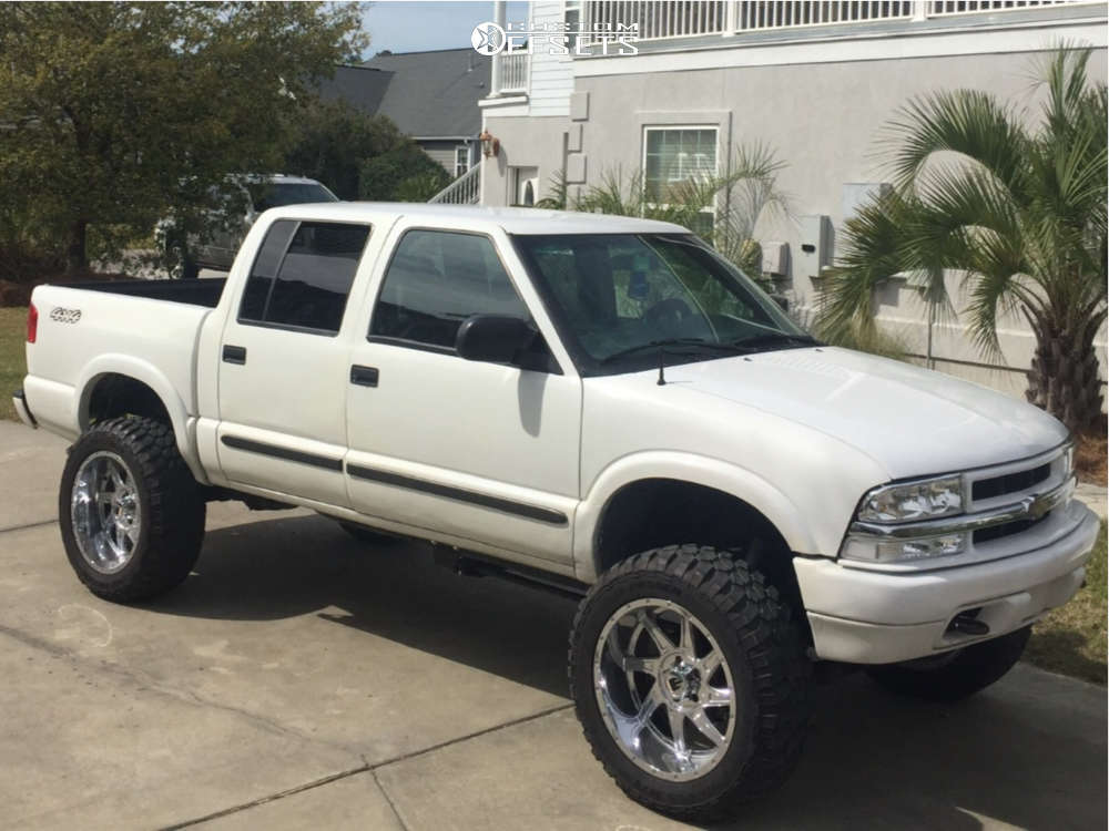 2004 Chevrolet S10 with 20x10 -24 American Truxx Vortex and 33/12.5R20 ...