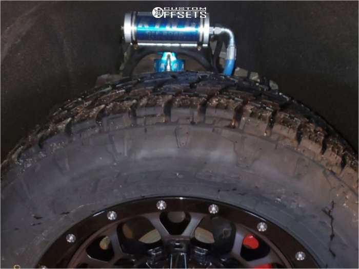 2015 Chevrolet Silverado 1500 with 20x10 -19 Fuel Crush and 275/60R20 ...