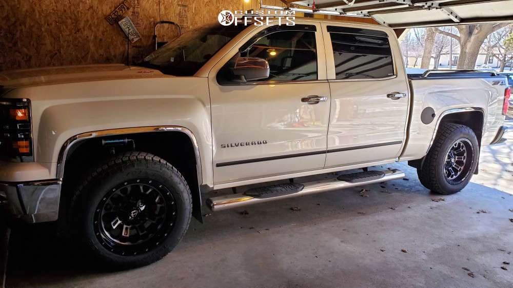 2015 Chevrolet Silverado 1500 with 20x10 -19 Fuel Crush and 275/60R20 ...