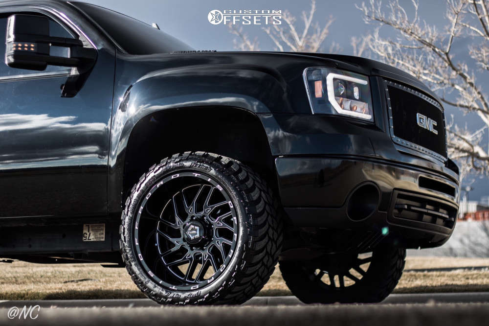2008 GMC Sierra 2500 HD with 22x12 -44 TIS 544BM and 33/12.5R22 AMP Mud ...