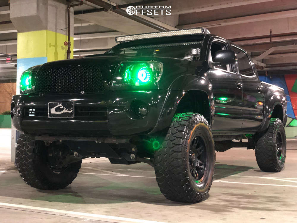 2006 Toyota Tacoma with 17x9 0 Mickey Thompson Sidebiter Ii and 35/12 ...