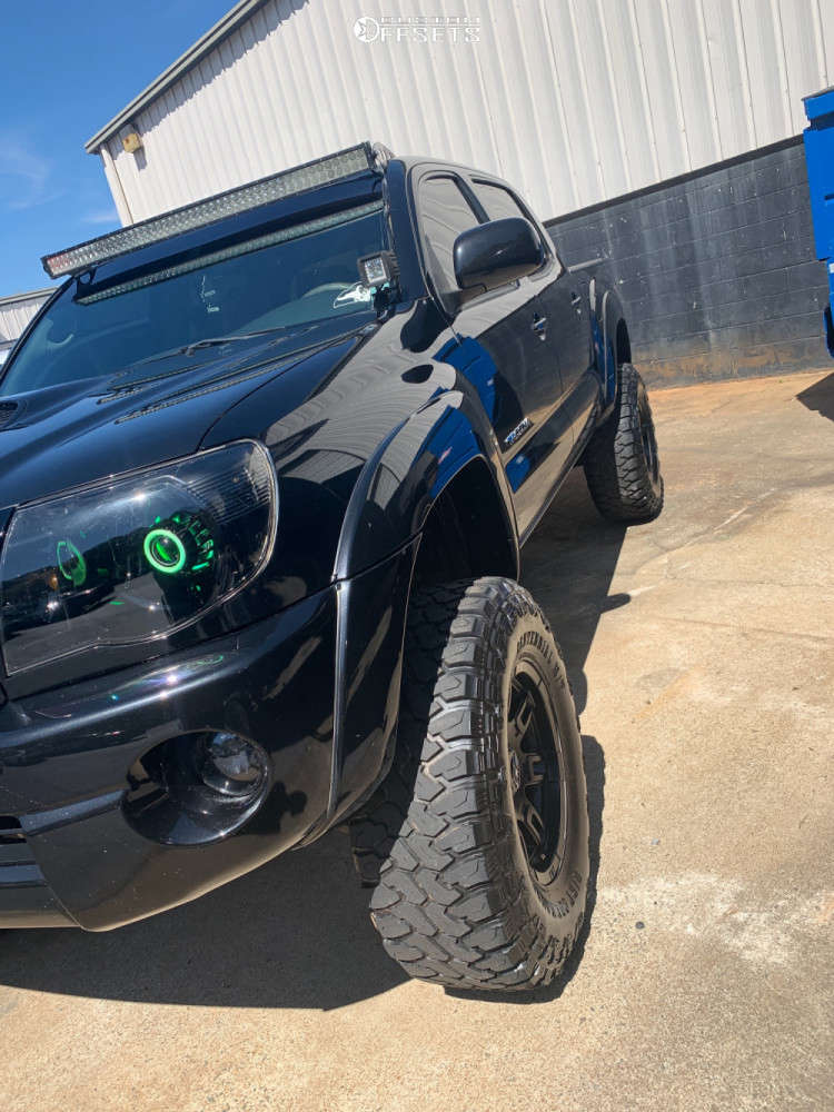 2006 Toyota Tacoma with 17x9 0 Mickey Thompson Sidebiter Ii and 35/12 ...