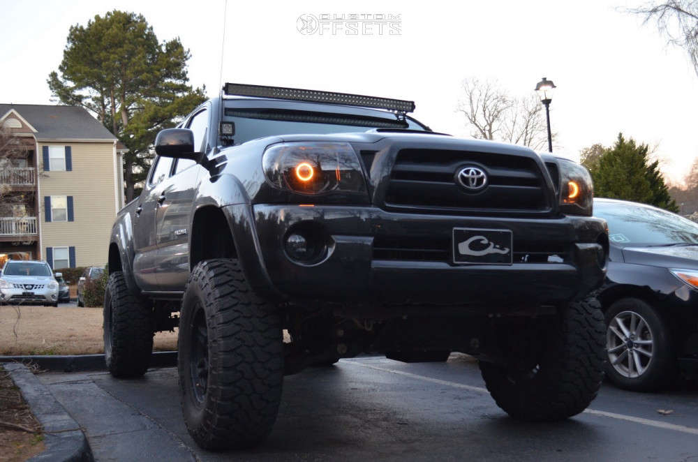 2006 Toyota Tacoma with 17x9 0 Mickey Thompson Sidebiter Ii and 35/12 ...