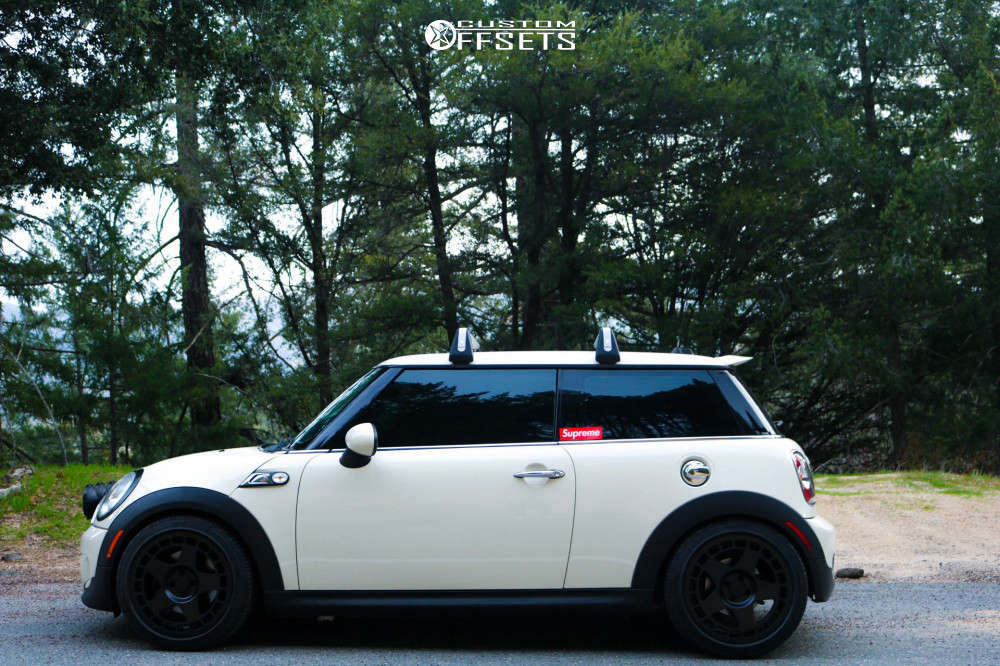 2011 Mini Cooper with 17x7.5 30 Fifteen52 Turbomac and 215/45R17 Dunlop ...
