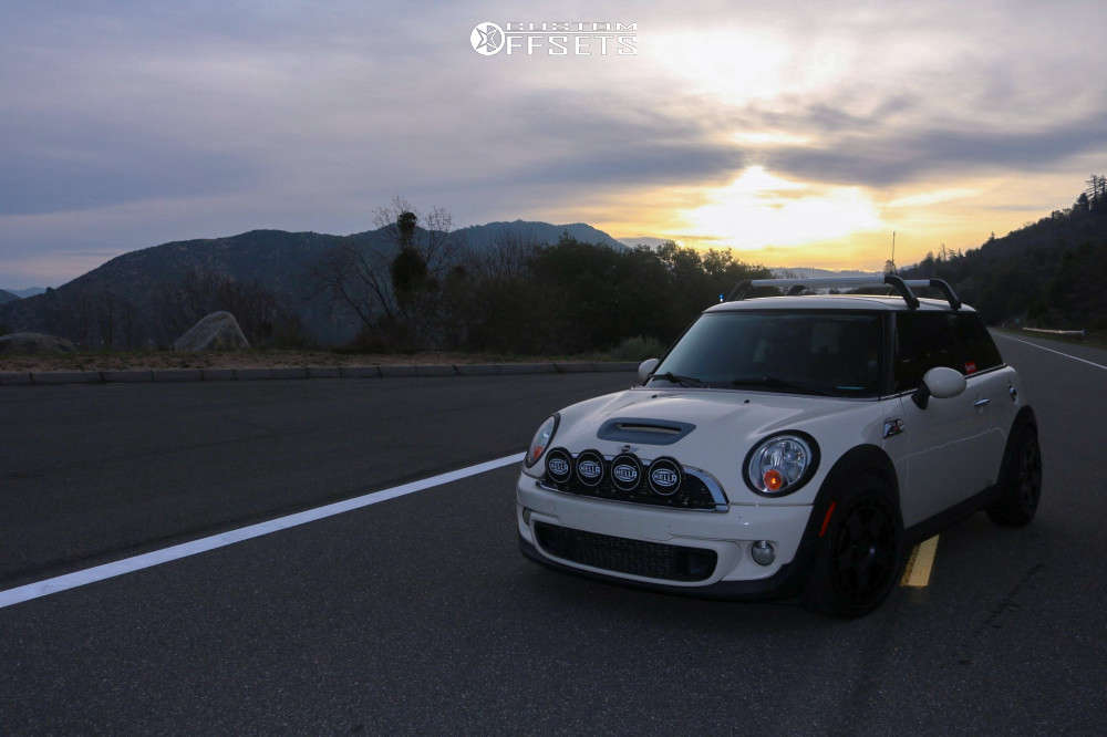 2011 Mini Cooper with 17x7.5 30 Fifteen52 Turbomac and 215/45R17 Dunlop ...