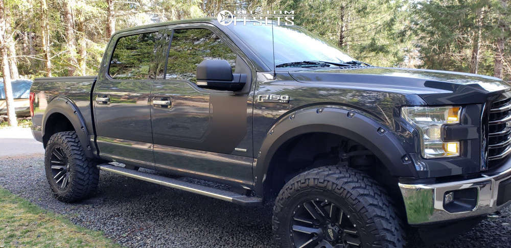 2017 Ford F-150 with 20x10 -24 Moto Metal Razor and 35/12.5R20 Nitto ...