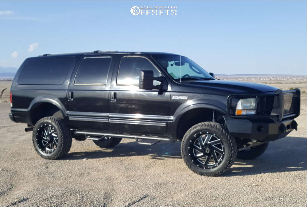 2004 Ford Excursion with 22x10 -18 Moto Metal Mo988 and 35/12.5R22 Fuel ...