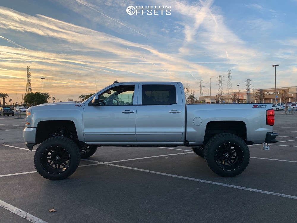 2018 Chevrolet Silverado 1500 with 22x14 -76 Hostile Sprocket and 37/13.5R22 RBP Repulsor Mt and ...