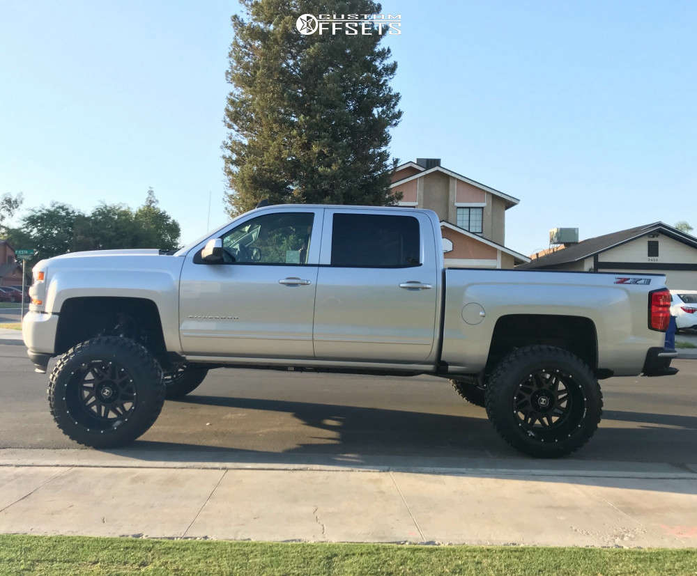 2018 Chevrolet Silverado 1500 with 22x14 -76 Hostile Sprocket and 37/13.5R22 RBP Repulsor Mt and ...