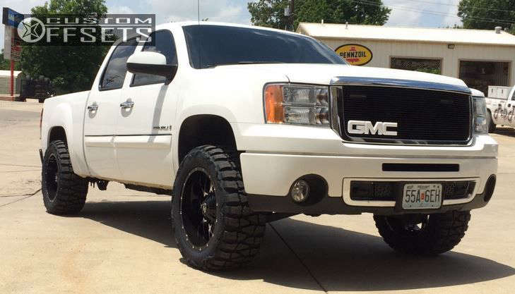 2009 GMC Sierra 1500 with 20x10 -19 Dropstars 645 and 33/12.5R20 Nitto ...