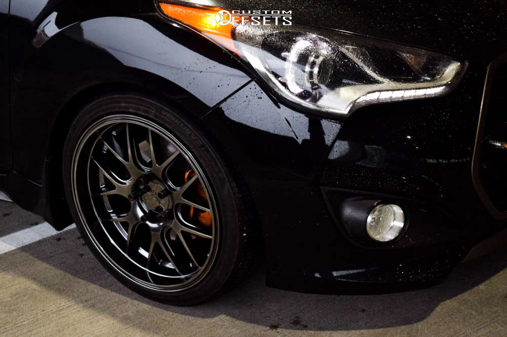 2016 Hyundai Veloster with 18x9 35 XXR 530d and 225/40R18 Continental ...