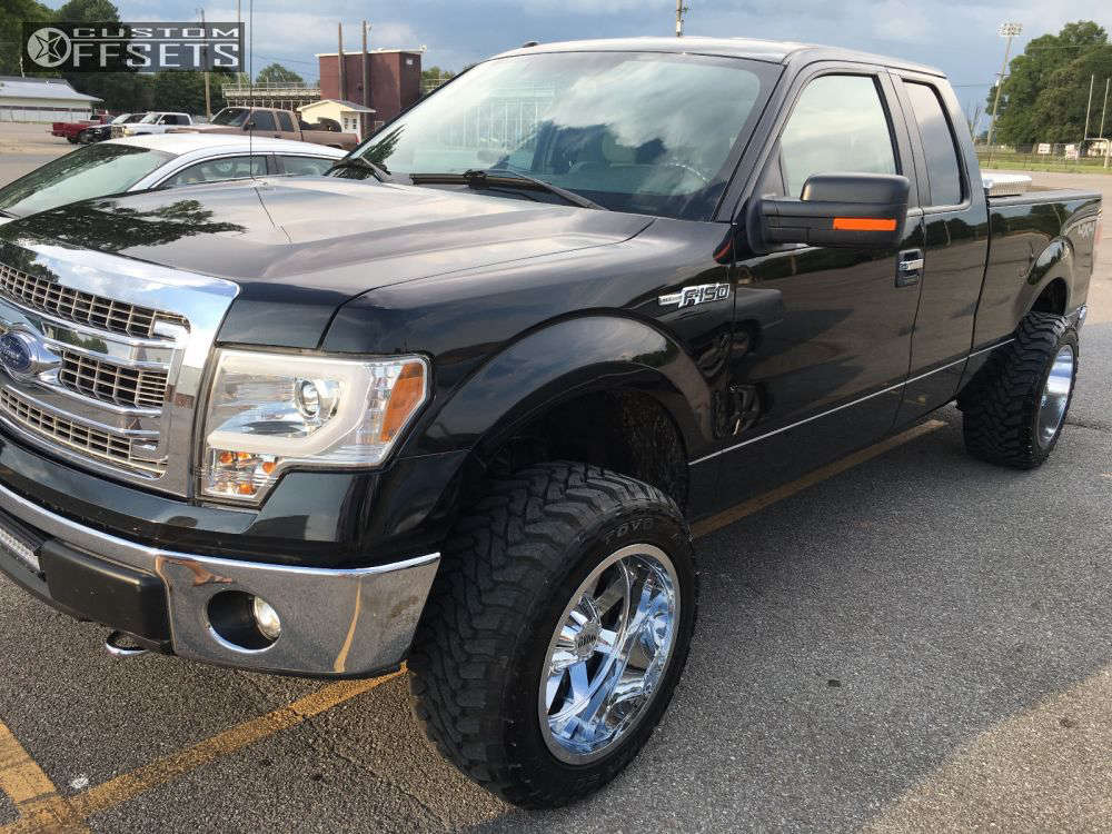 2013 Ford F-150 with 20x12 -44 Moto Metal MO962 and 33/12.5R20 Toyo ...