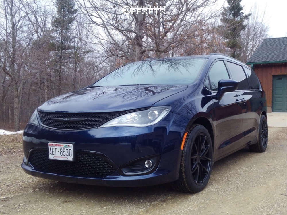 2017 Chrysler Pacifica with 20x9 35 Niche Misano and 255/45R20 General ...