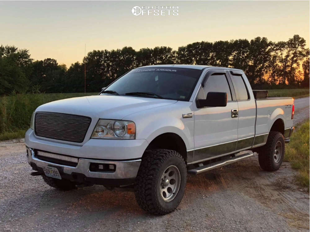 2005 Ford F-150 with 17x9 0 Eagle Alloy Series 186 and 33/12.5R17 ...