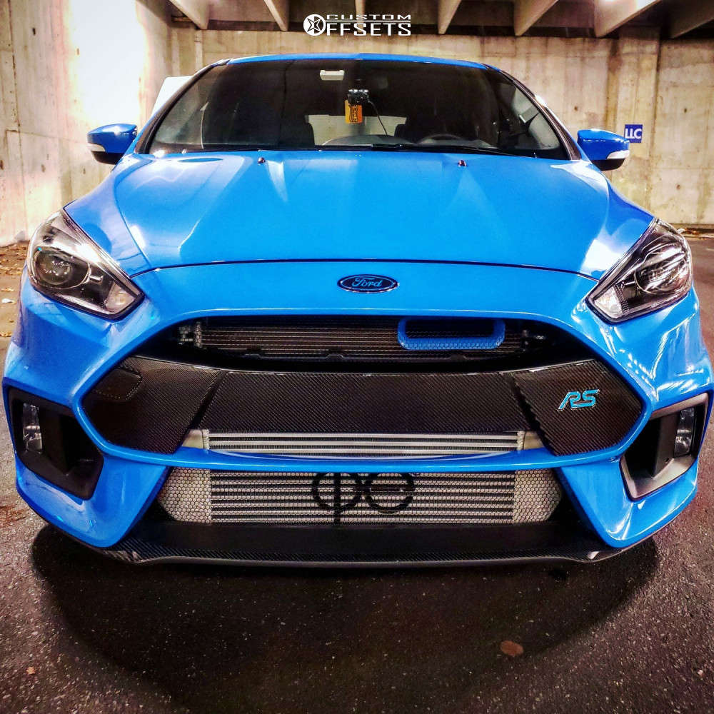 2016 Ford Focus with 18x8.5 35 Varrstoen Es2 and 245/40R18 Nitto Nt555 ...