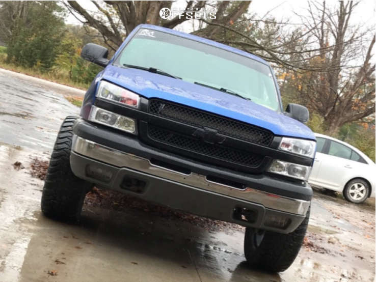 2004 Chevrolet Silverado 1500 with 22x10 -24 XD Xd823 and 35/12.5R22 ...