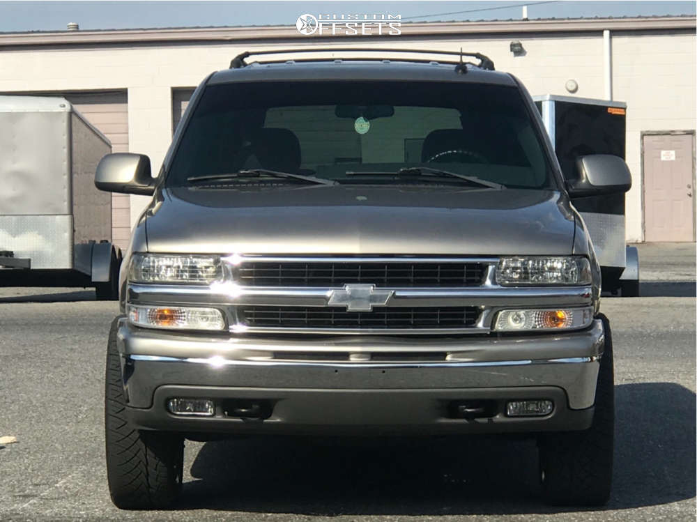 2002 Chevrolet Tahoe with 22x9 24 OE Performance 176 and 285/40R22 ...