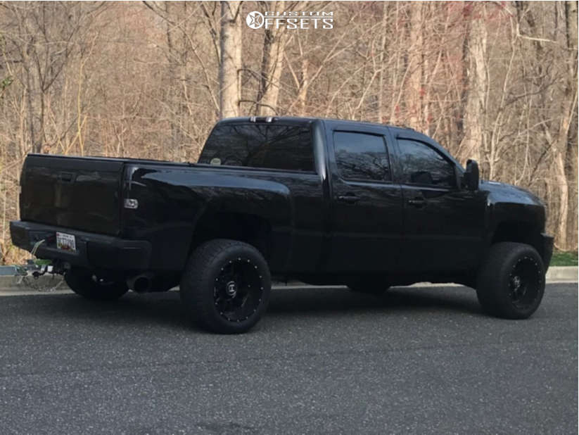 2011 Chevrolet Silverado 2500 HD with 20x12 -44 Hostile Gauntlet and ...