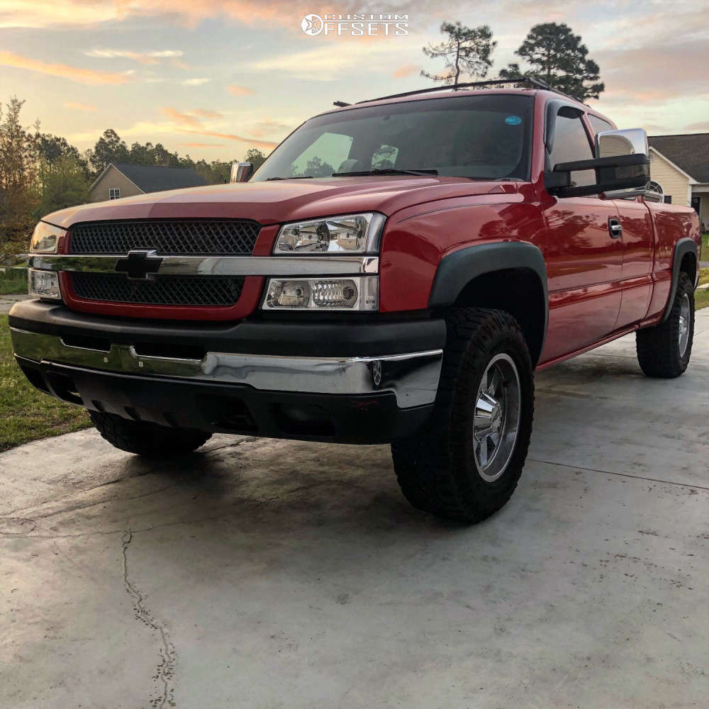 2004 Chevrolet Silverado 1500 with 18x9 Moto Metal Mo962 and 275/70R18 ...
