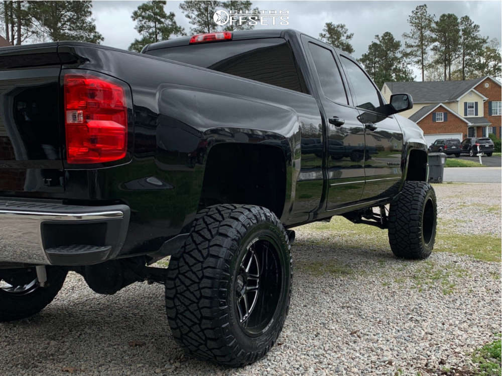 2018 Chevrolet Silverado 1500 with 20x12 -44 Moto Metal Mo992 and 35/13 ...