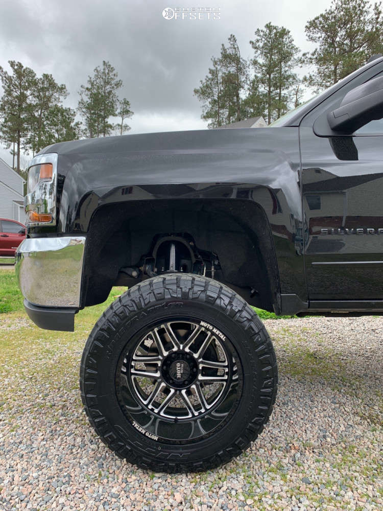 2018 Chevrolet Silverado 1500 with 20x12 -44 Moto Metal Mo992 and 35/13 ...