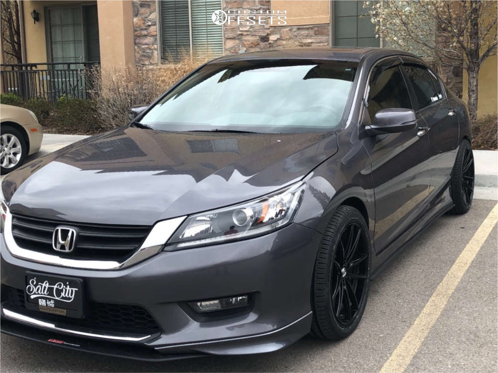 2015 Honda Accord with 19x8.5 30 Konig Oversteer and 255/35R19 Barum ...