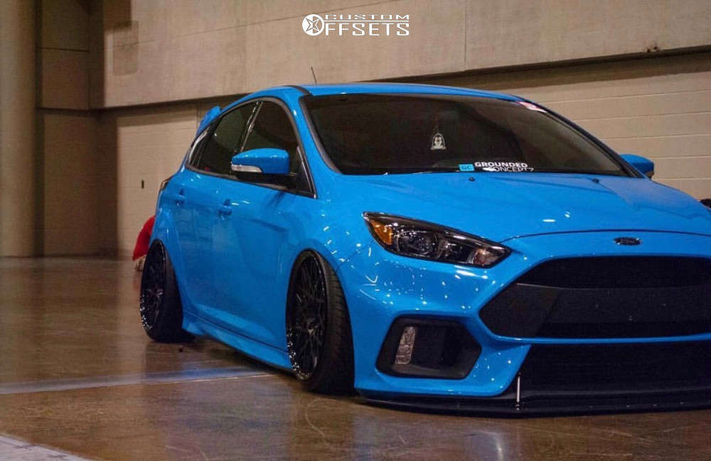 2017 Ford Focus with 18x9.5 -15 Rotiform Qlb and 225/35R18 Nankang NS ...