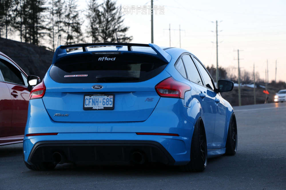 2017 Ford Focus with 18x9.5 -15 Rotiform Qlb and 225/35R18 Nankang NS ...